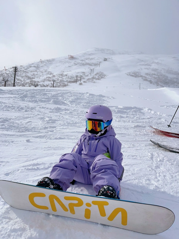 Elsa Li - USASA: United States of America Snowboard and Freeski Association